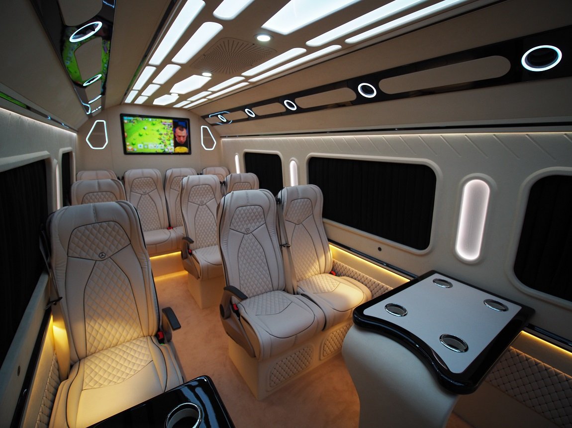Mercedes Business Class Van - Scuderia Motor Design