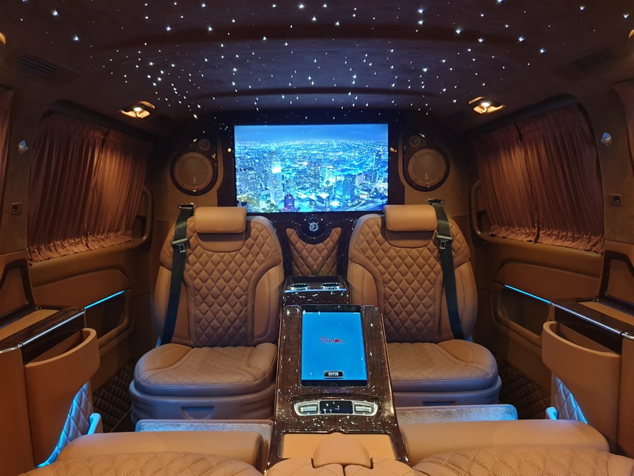 Mercedes Viano VIP Van - Scuderia Motor Design