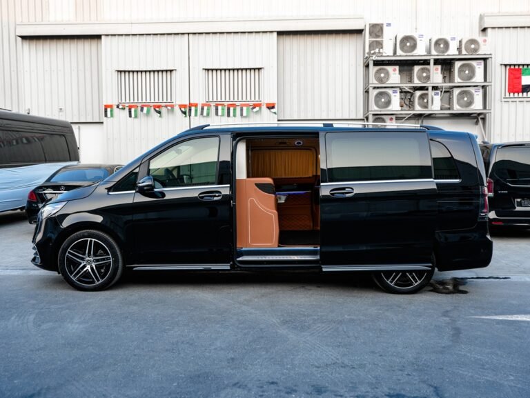 Mercedes V Class V300 VL558 Van: Luxury and Style